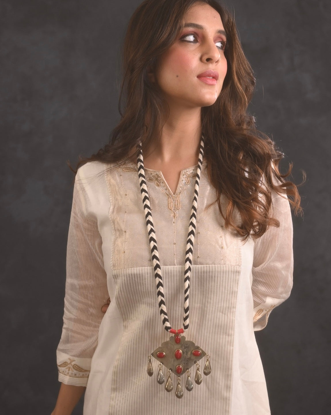Long Neckpieces – Aimra'a